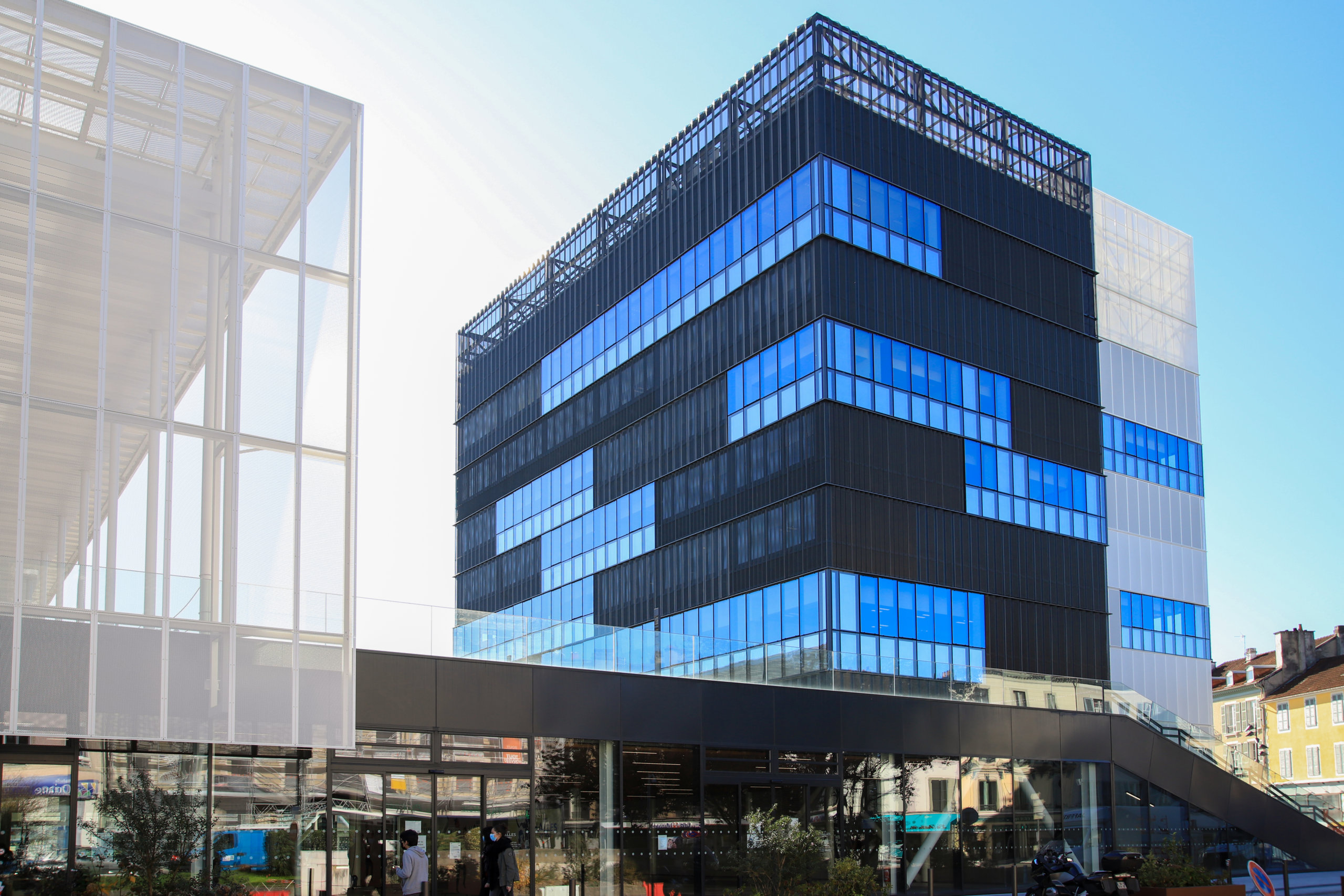 Réhabilitation en site occupé des Halles "La République" à Pau ...