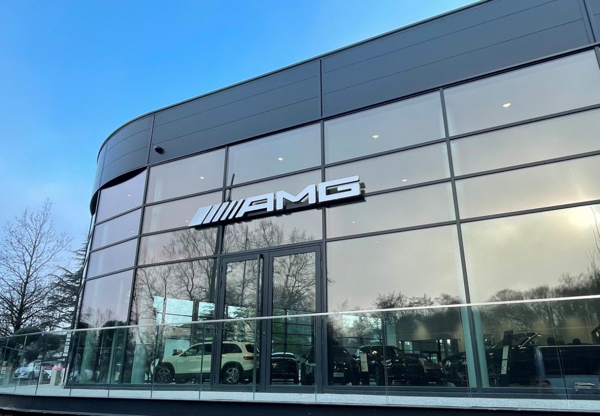 Concession Mercedes - Etchart Construction